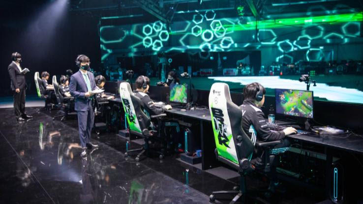 What Is Esports — and How Can You Start Watching Competitive Gaming?