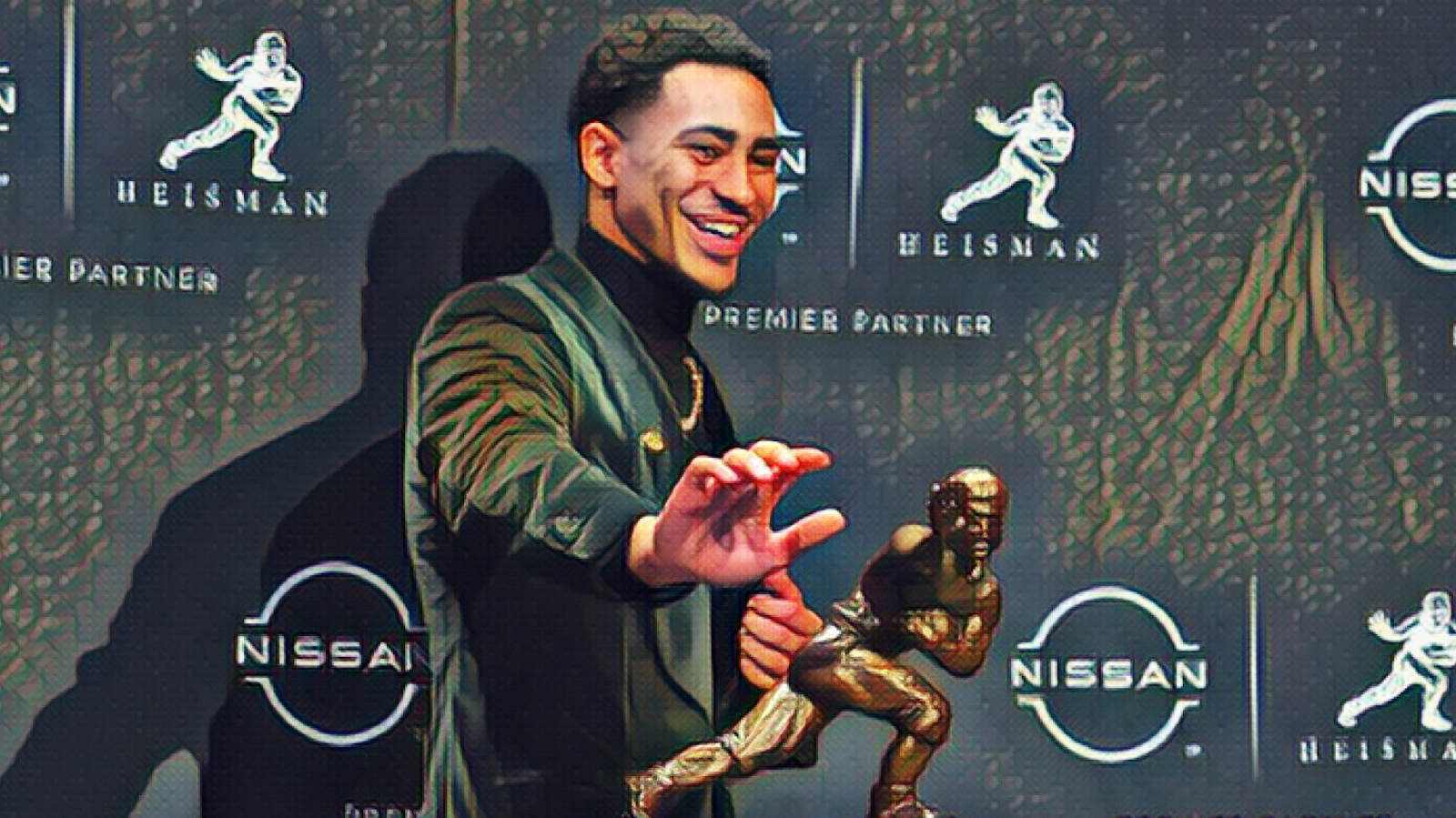 5 College Football Heisman Trophy Favorites This 2022 Season - Ask.com