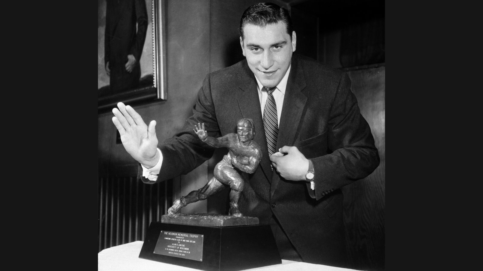 5 College Football Heisman Trophy Favorites This 2022 Season - Ask.com